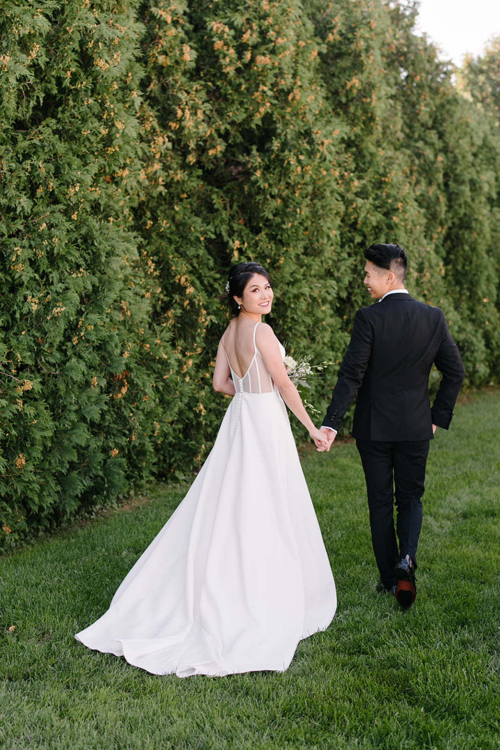 Summer Wedding at Edgewater Manor | Angela & Christopher - Toronto ...